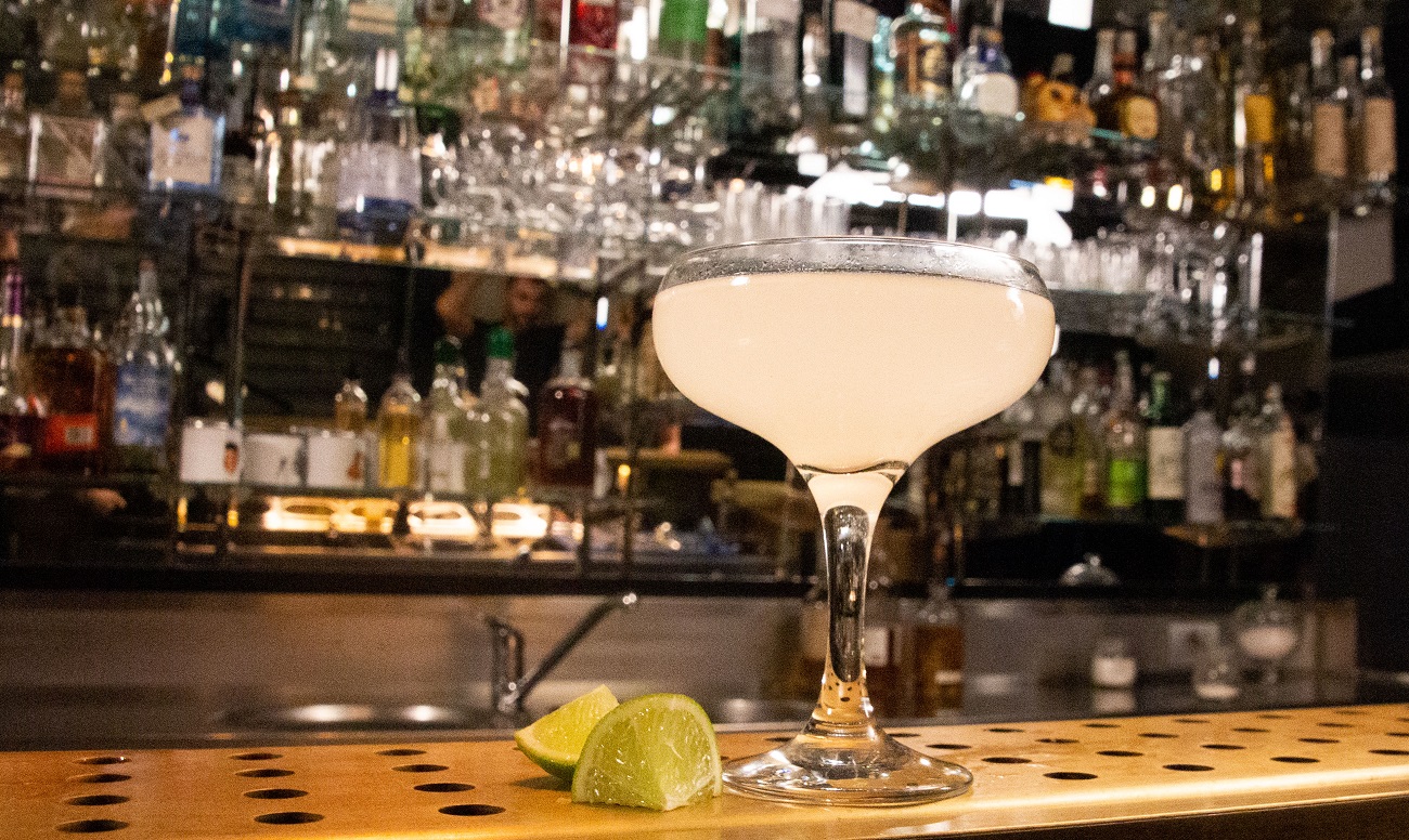 Rum: origine e produzione, tipologie e cocktail | Guida completa ...