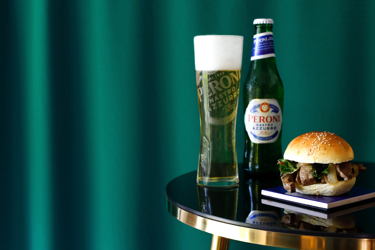Birra Peroni Nastro Azzurro e Panino con fegato e cipolle | Food ...